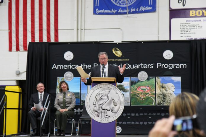 Mount Rushmore Quarter Ceremony Photos | CoinNews