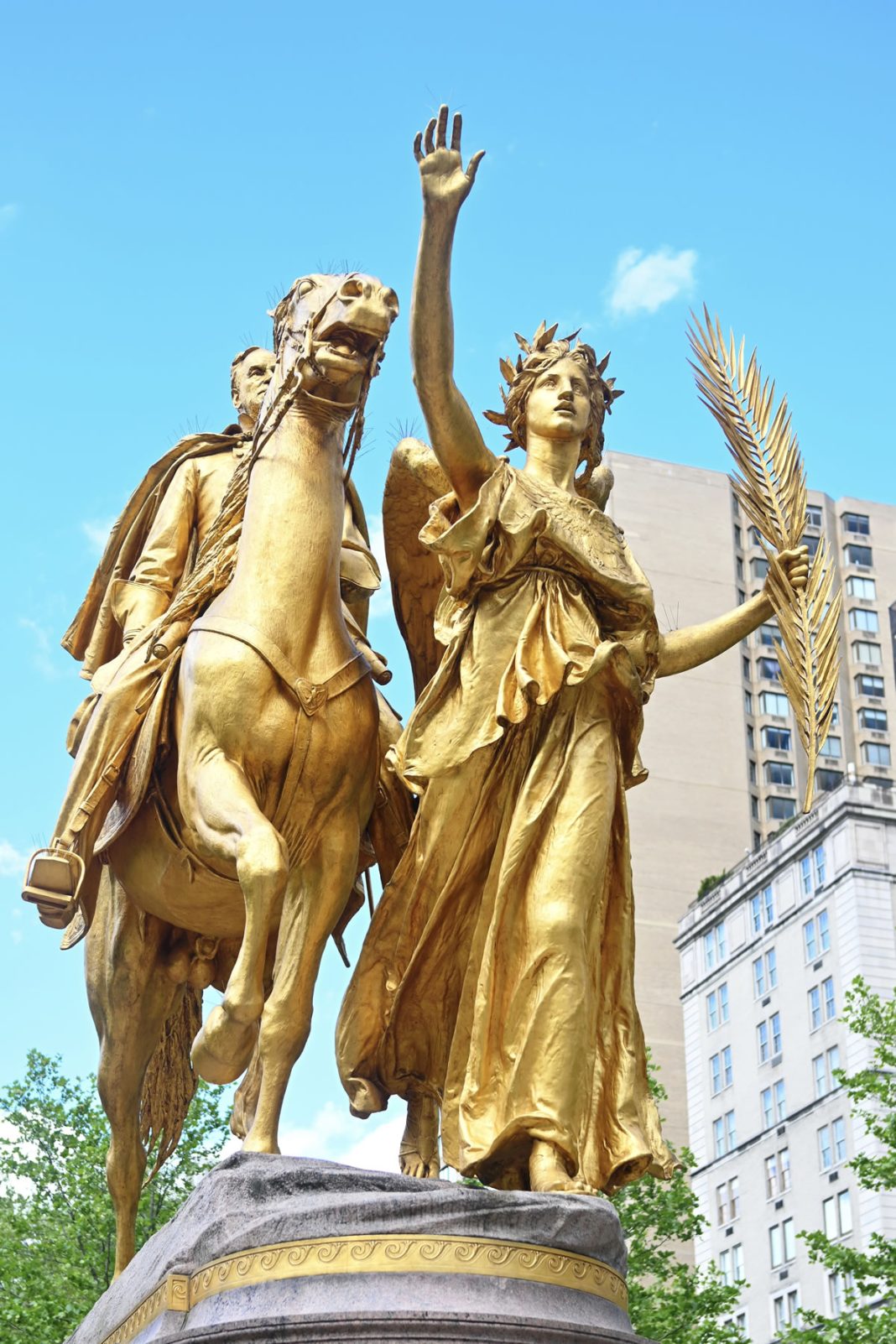 Saint-Gaudens Victory Statue At ANA World's Fair of Money